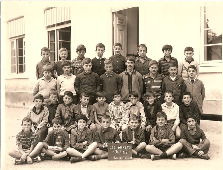 Photo de classe 1967 1968 de 1967, Ecole Haroun Tazieff (Les Abrets ...