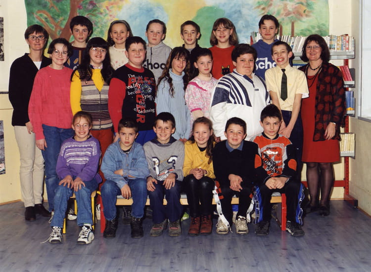 Photo de classe CM2 de 1997, Ecole Jules Copin (Englefontaine ...