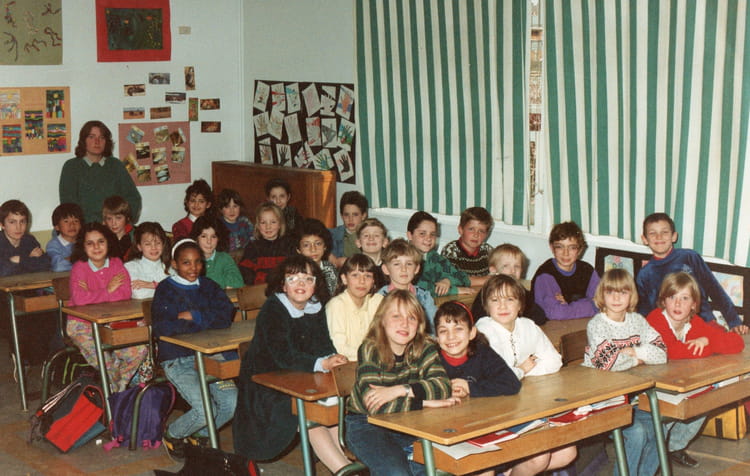 Photo de classe CM1(pas sur) de 1990, ECOLE EDOUARD HERRIOT - Copains d ...