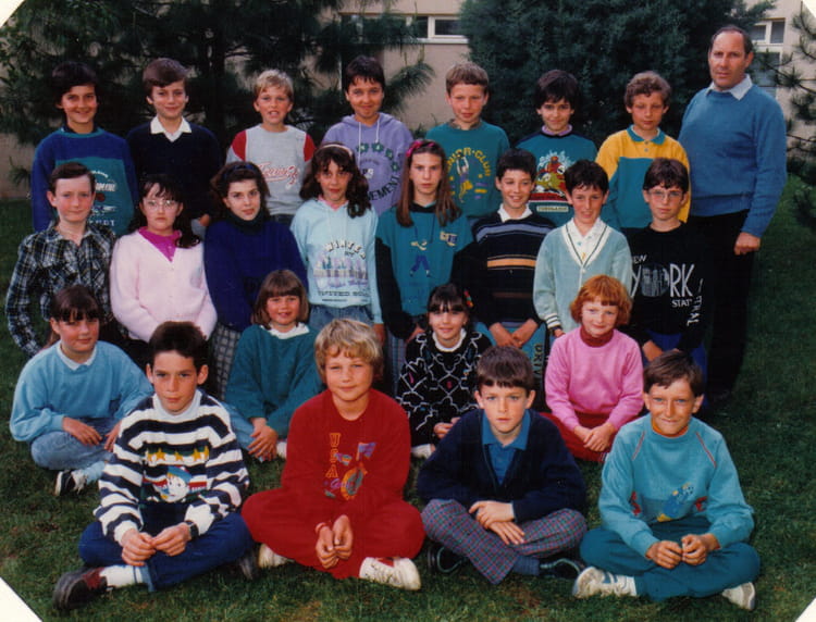 Photo de classe Cm2 1987-1988 de 1987, Ecole Andre Fertre (La Fleche ...