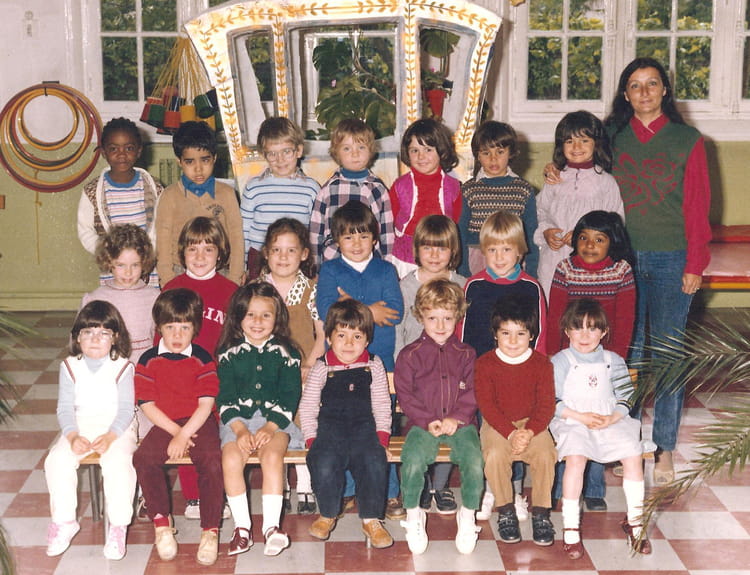 Photo de classe Moyenne section de 1981, ECOLE V HUGO - Copains d'avant