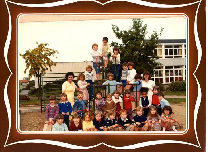 Photo de classe Grande section maternelle de 1982, EUSTACHE RESTOUT ...