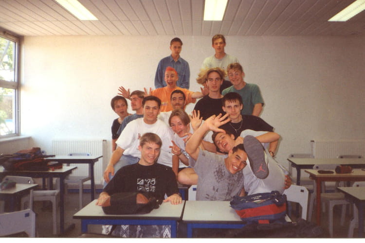 Photo de classe 1ER F2B de 1996, Lycée Pierre-emile Martin - Copains d'avant