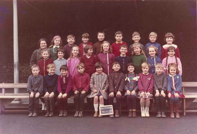 Photo de classe Englefontaine 1968/1969 de 1968, Ecole Jules Copin ...