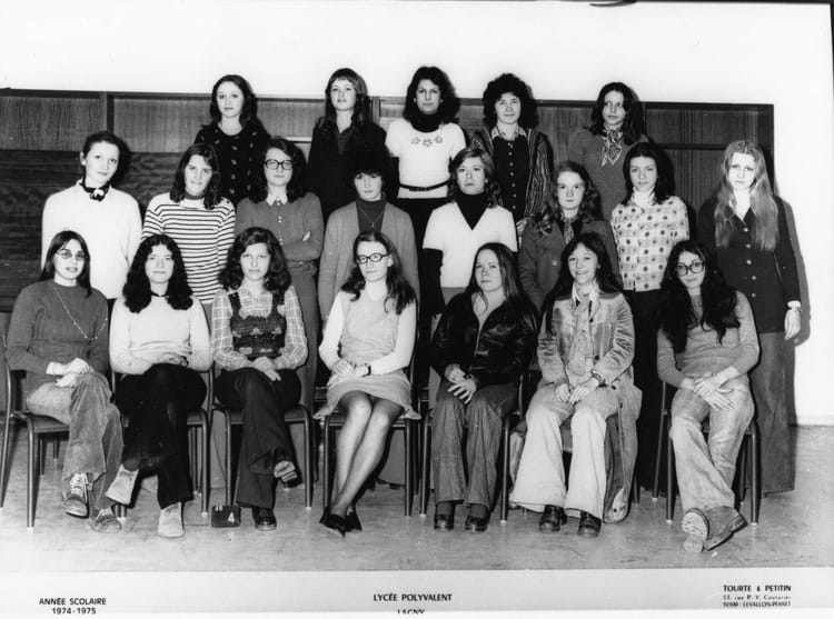 Photo de classe Classe de Première G1 1974/75 de 1974, JEAN MERMOZ ... Photo de classe Classe de Première G1 1974/75 de 1974, JEAN MERMOZ ...