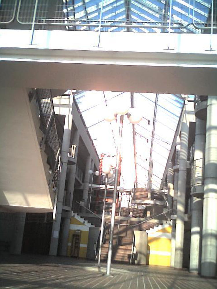 Photo de classe Lycée de 2002, Lycée Polyvalent Philibert Delorme - Copains d'avant