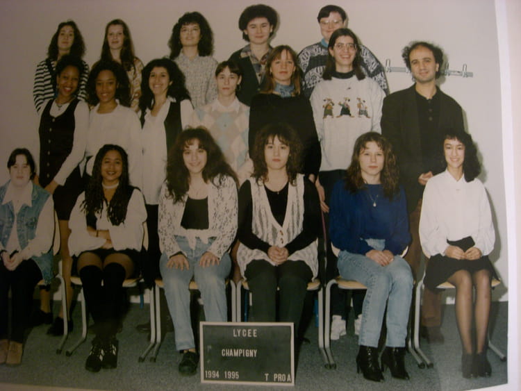 Photo de classe Classe de Terminale Bac professionnel de 1994, Lycée D'enseignement ...