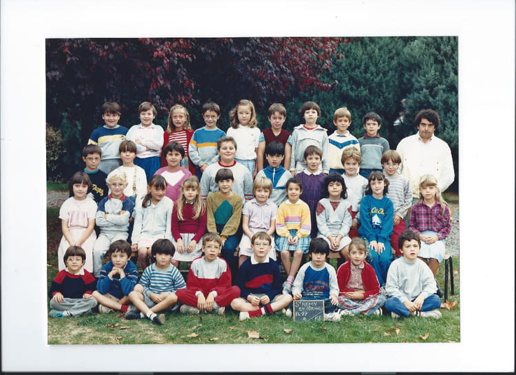 Photo de classe CE2 de 1986, Ecole Saint Joseph (Saint Remy En Mauges ...