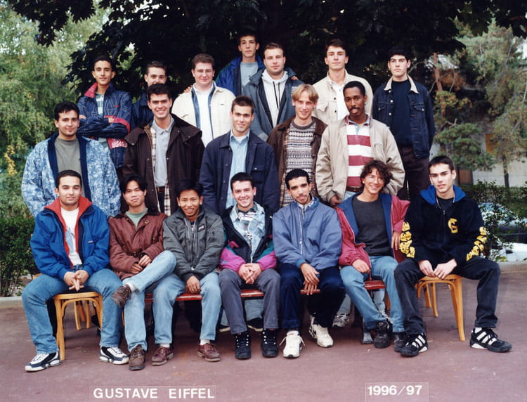 Photo de classe TSPR1 - BTS productique et mécanique 1ère année de 1996 ...