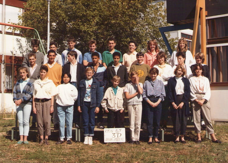 Photo de classe Classe de 3eme D de 1986, Collège Nicolas Robert ...