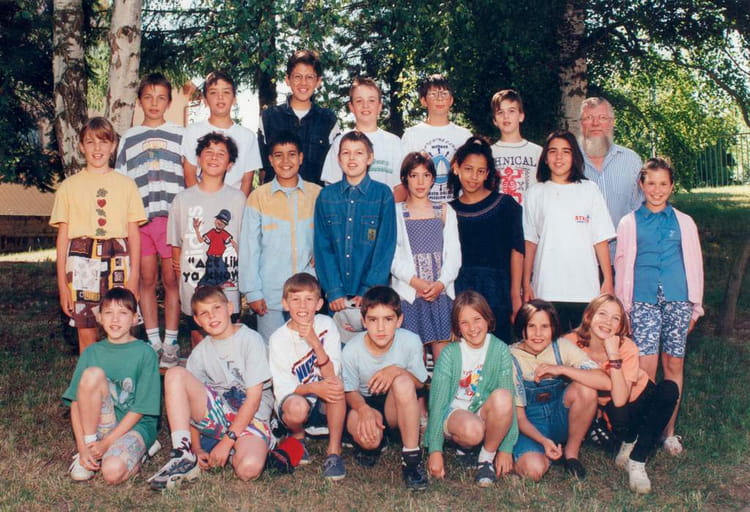 Photo de classe CM2 1995-1996 de 1995, ECOLE SCHWEITZER - Copains d'avant