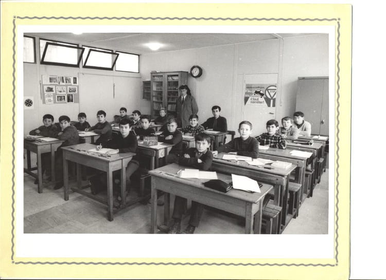 Photo de classe Prefabriqué Simon Classe de Fin d'Etude 1ère année de ...