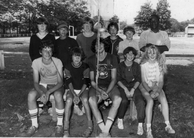Photo de classe ADOS CENTRE AERE SNCF ACHICOURT de 1981, CENTRE AERE ... Photo de classe ADOS CENTRE AERE SNCF ACHICOURT de 1981, CENTRE AERE ...