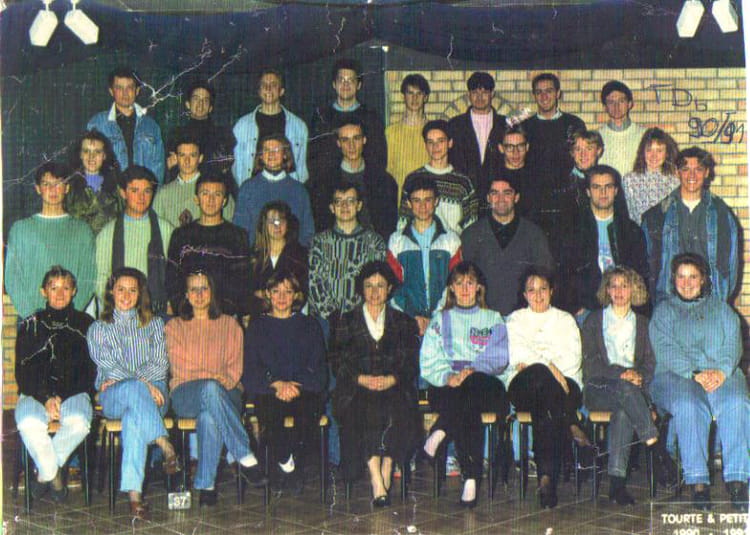 Photo de classe Terminal D de 1990, Lycée Auguste Angellier - Copains d ...