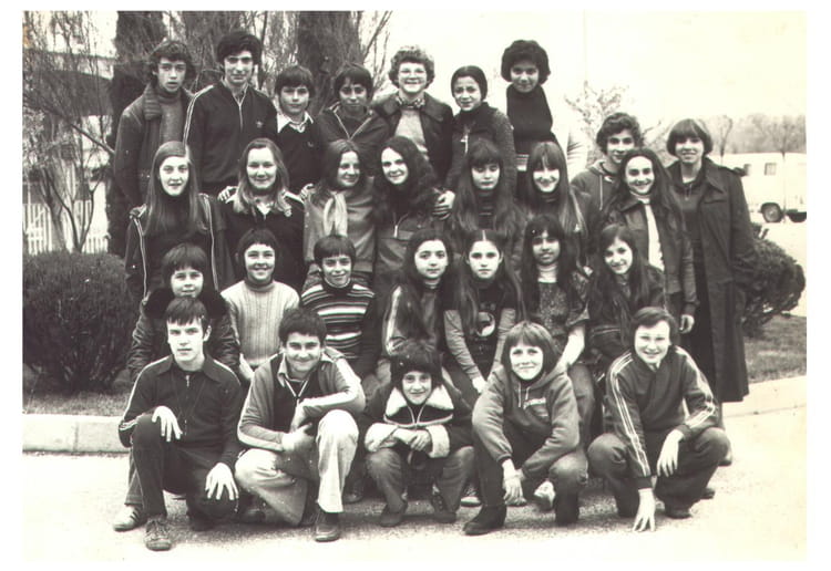 Photo de classe 5eme-2 de 1977, Collège Robert Morel - Copains d'avant