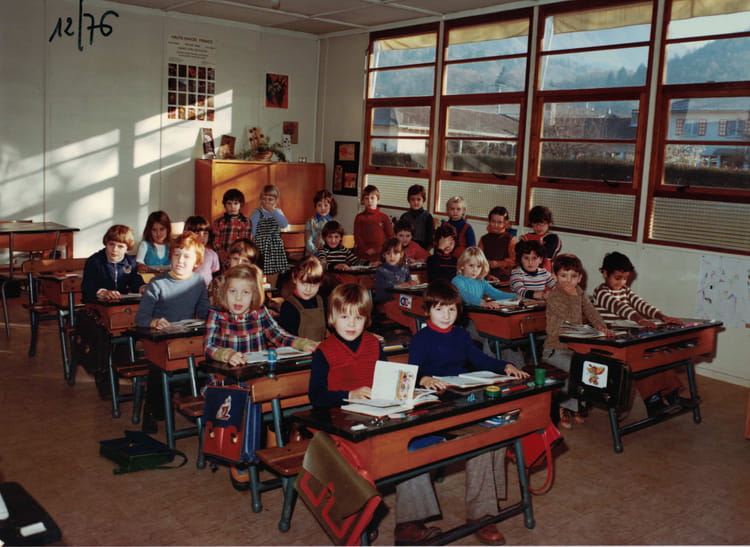 Photo de classe CP - 1976/1977 avec Mlle Cailler de 1976, Ecole Les ...