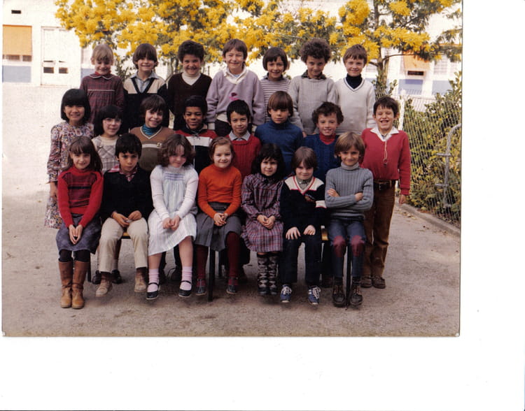 Photo de classe Aragon de 1985, Collège Georges Rayet - Copains d'avant