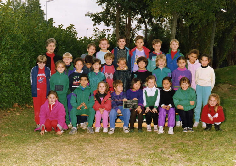 Photo de classe CE2 de 1990, ECOLE MASSILLARGUES - Copains d'avant
