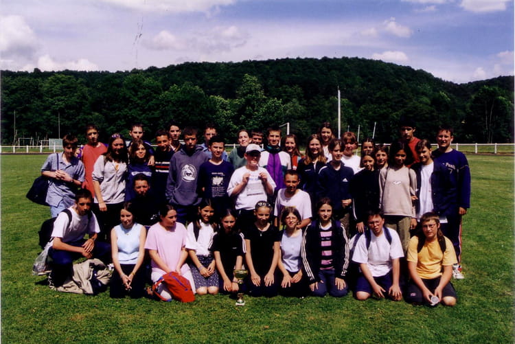 Photo de classe Groupe UNSS de 2000, Collège Jean Renoir - Copains d'avant