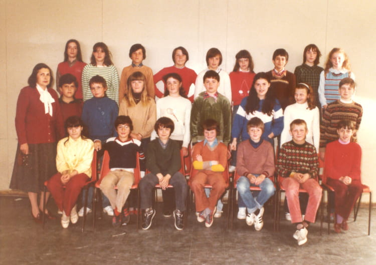 Photo de classe 6 ème 2 de 1982, Collège Guillaume Cale - Copains d'avant