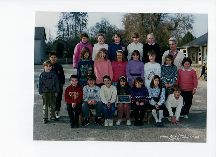 Photo de classe CM2 de 1994, Ecole Juignet (Tourouvre) - Copains d'avant