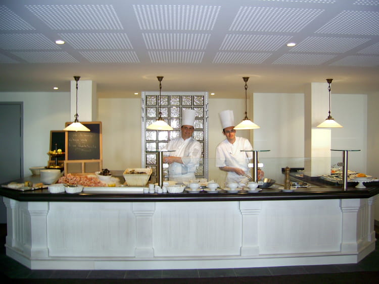 Photo de classe Nouveau buffet avec ANTOINE de 2007, Castel Clara ...