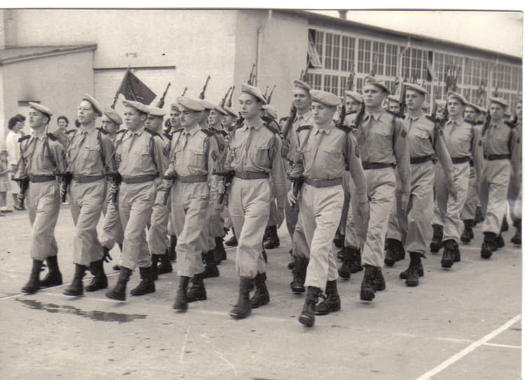 Photo de classe 14 Juillet 1962 34e RA de 1962, 34eme Ra - Copains d'avant