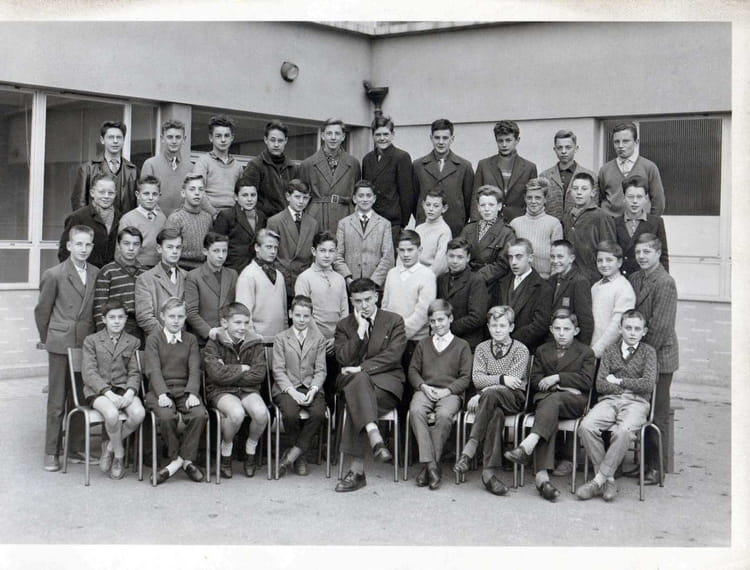 Photo de classe Classe de 4ème de 1960, LYCEE DE GARCONS - Copains d'avant