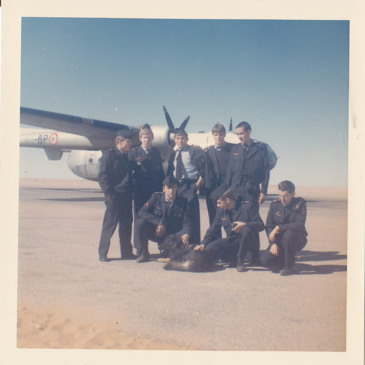 Photo de classe Tarmack de REGGANE de 1968, BASE AERIENNE - Copains d'avant