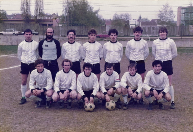 Photo de classe Js manom de 1985, JS MANOM - Copains d'avant
