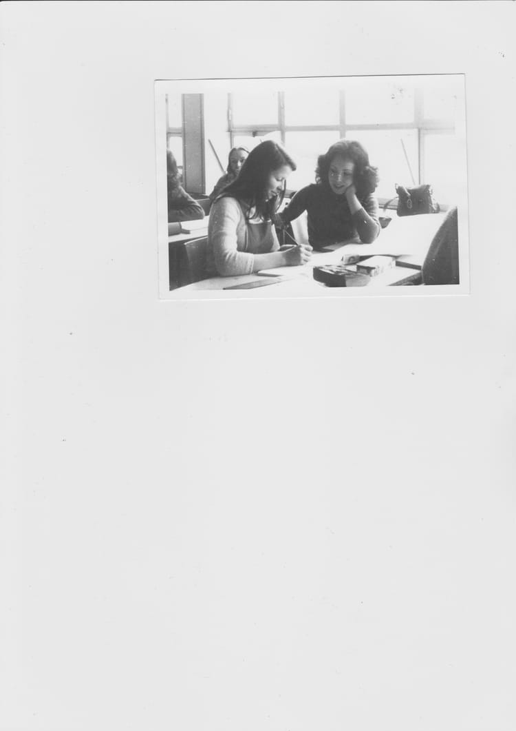 Photo de classe Nadja et moi de 1972, Eth St -ghislain - Copains d'avant