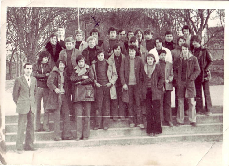 Photo de classe Sde T1A 1972-73 de 1973, Lycée Pierre-emile Martin - Copains d'avant