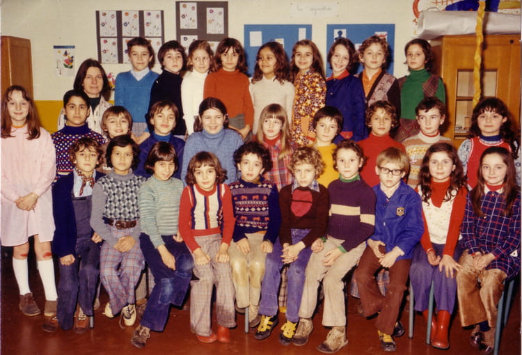Photo de classe CE2 de 1974, ECOLE EMILE ROUX - Copains d'avant