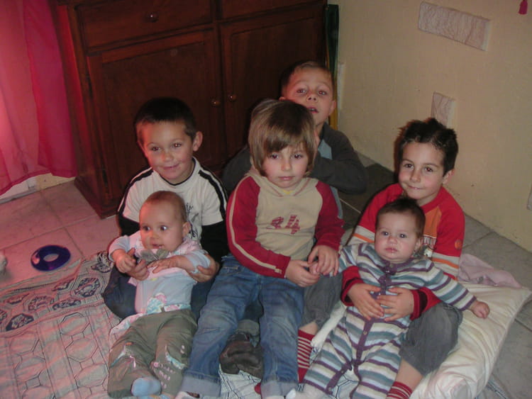 Photo de classe Neveu et niece, enfants de 2007, Le Salon - Copains d'avant