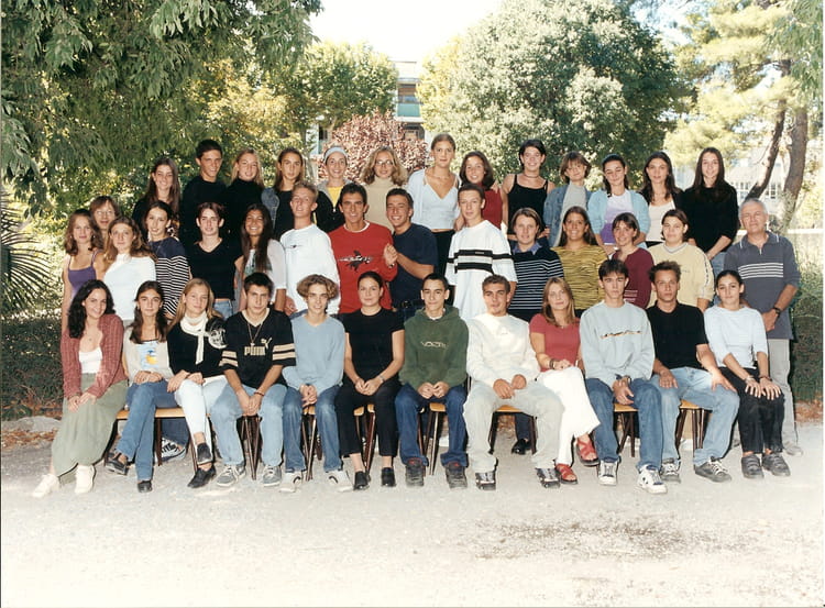 Photo de classe Terminale S2 de 2002, Lycée Nevers - Copains d'avant