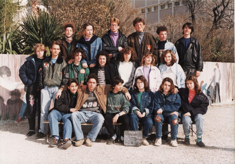 Photo de classe 3ème V 1987-1988 NYONS de 1988, Collège René Barjavel ...
