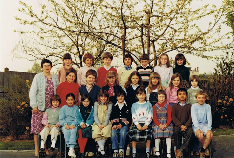 Photo de classe CM1 de 1981, ECOLE DU STADE - Copains d'avant