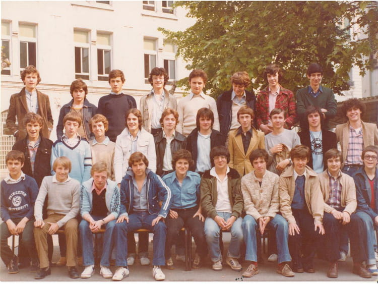 Photo de classe 3e de 1977, Collège Saint-sulpice - Copains d'avant