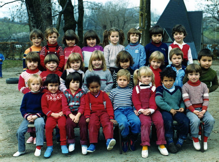 Photo de classe Moyenne section de 1982, ECOLE PRE HIBOU - Copains d'avant