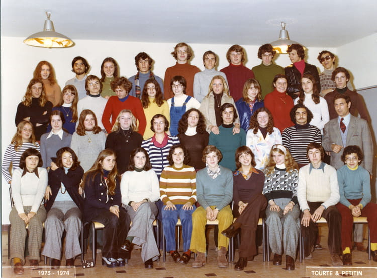 Photo de classe 1ERE D1 de 1974, Lycée Paul Langevin - Copains d'avant