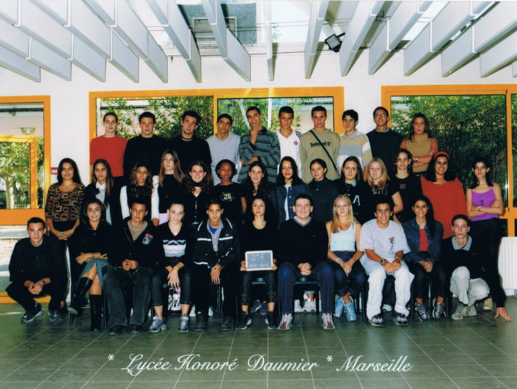 Photo de classe Seconde 6 de 2001, Lycée Honoré Daumier - Copains d'avant