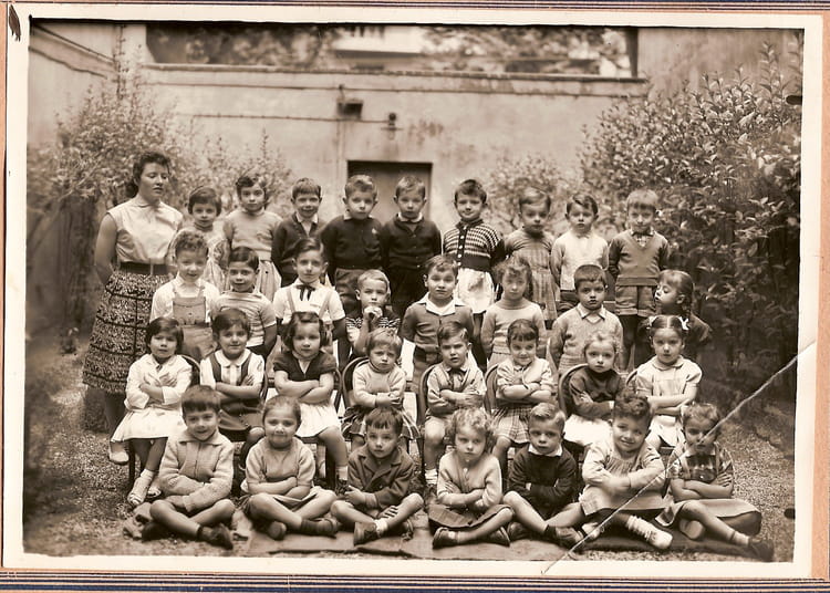 Photo de classe Classe enfantine de 1959, ECOLE MATERNELLE EXTERNAT ...