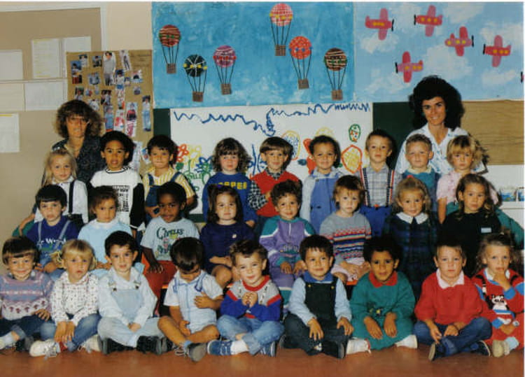 Photo de classe 1° section maternelle de 1988, Ecole Cais I (Frejus ...