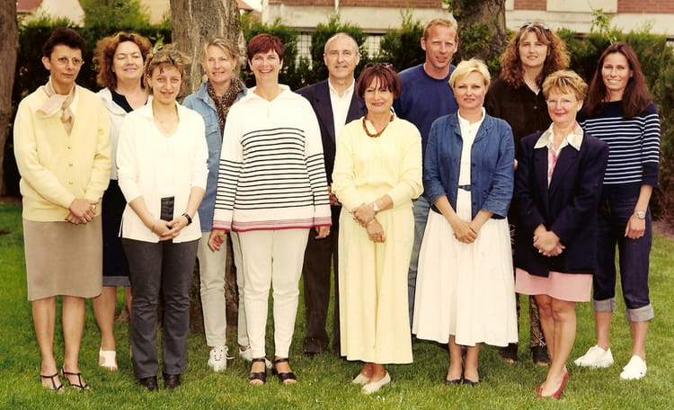Photo de classe Les enseignants de Coulogne Centre ...et bonne retraite ...