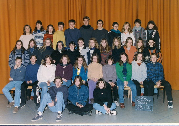 Photo de classe 2nd2 de 1997, Lycée Bellevue - Copains d'avant