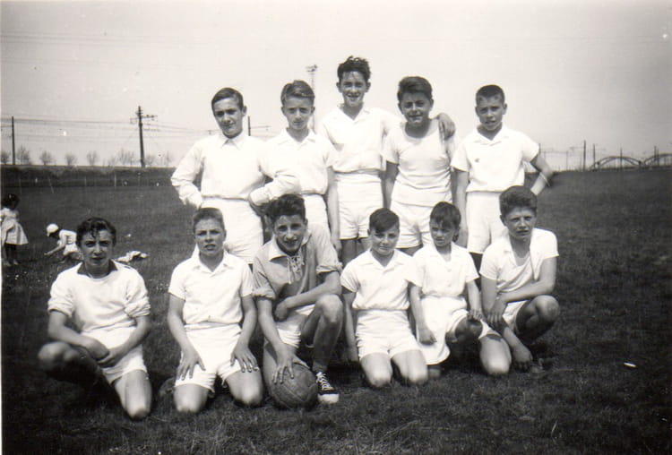Photo de classe 1er cadets des années 50 de 1954, Mjc Football ...