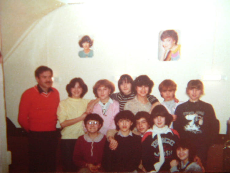 Photo de classe 2 EME ANNEE CAP COIFFURE 1ER GROUPE de 1981, Lycée Professionnel Saint-vincent ...