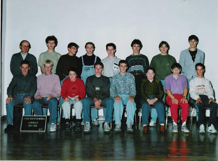 Photo de classe 1ET1 de 1991, BOUTET DE MONVEL - Copains d'avant