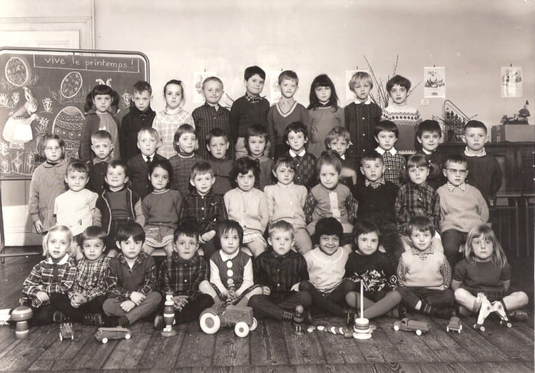 Photo de classe Maternelle de 1966, Ecole élémentaire Des Romains ...