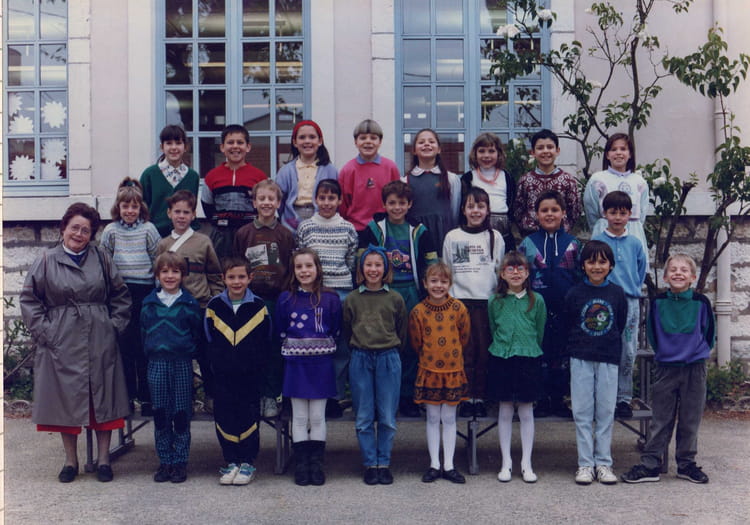 Photo de classe CE2 de 1990, ECOLE LAZART CARNOT - Copains d'avant